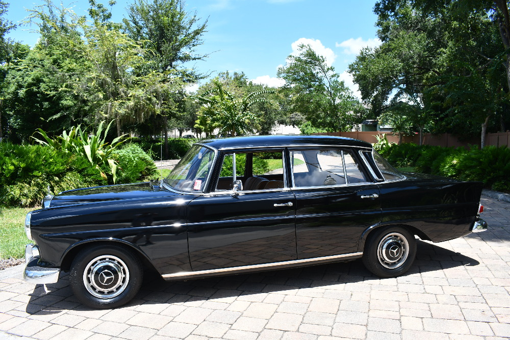 Lot D25-205 - 1967 Mercedes-Benz 200D Four Door Sedan | Premier Auction ...