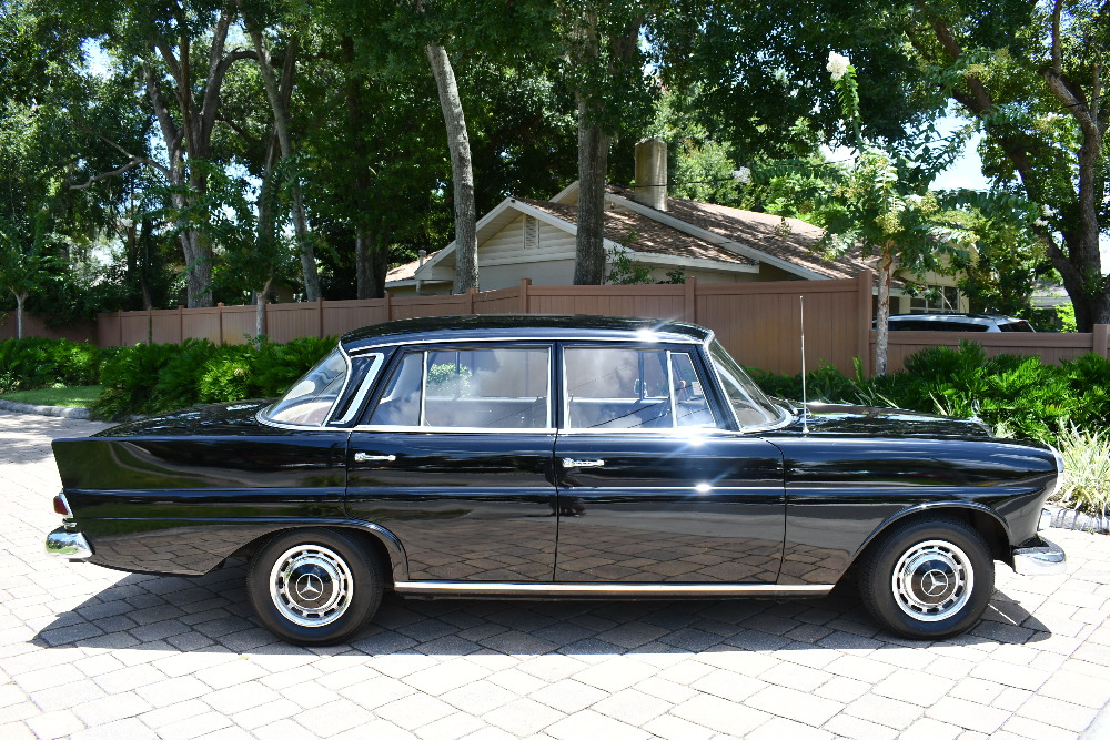 Lot D25-205 - 1967 Mercedes-Benz 200D Four Door Sedan | Premier Auction ...