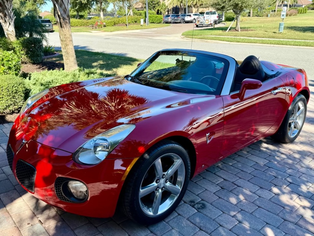 Lot D25-314 - 2009 Pontiac Solstice GXP Convertible | Premier Auction Group