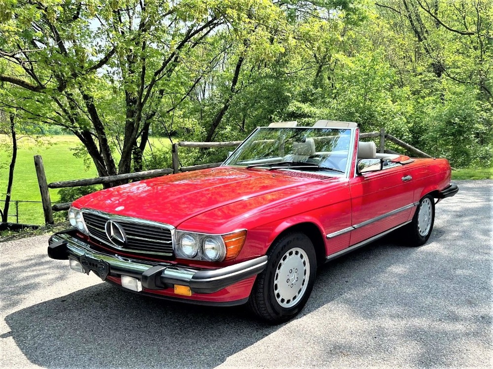 Lot S22-422 - 1988 Mercedes-Benz 560 SL Convertible | Premier Auction Group