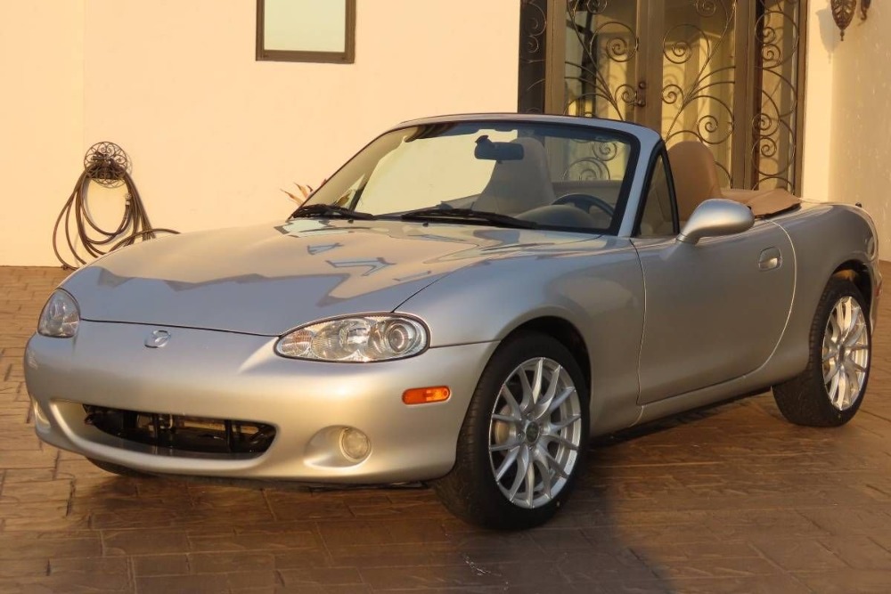 Lot D23-416 - 2001 Mazda Miata LS Convertible | Premier Auction Group