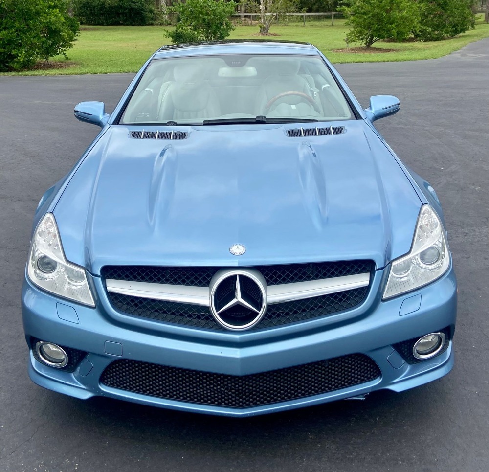 Lot D22-151 - 2011 Mercedes-Benz SL550 Roadster | Premier Auction Group