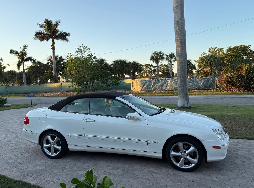 Lot D25-160 - 2005 Mercedes-Benz 320 CLK Convertible | Premier Auction ...