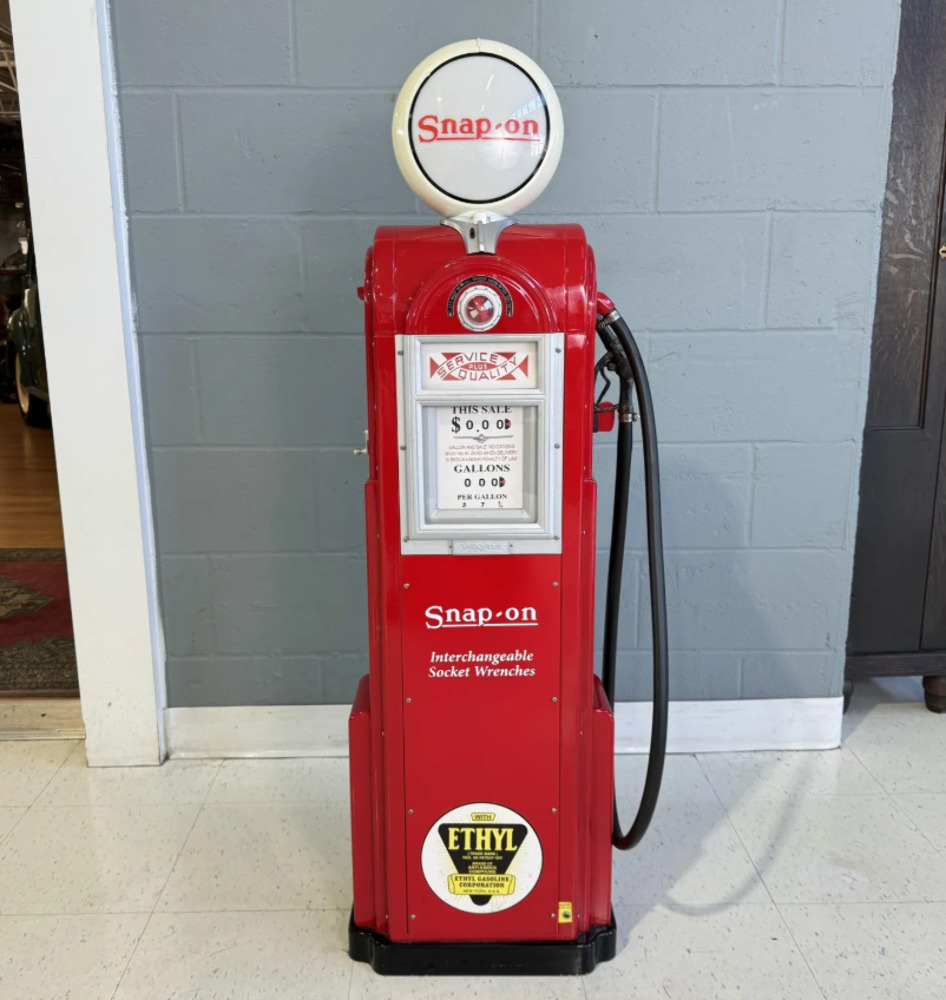 Lot M25-379 - Snap On Branded Gas Pump Display Case | Premier Auction Group