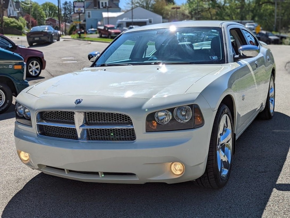 Lot D22-561 - 2008 Dodge Charger SXT DUB Edition | Premier Auction Group
