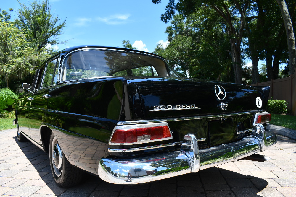 Lot D25-205 - 1967 Mercedes-Benz 200D Four Door Sedan | Premier Auction ...