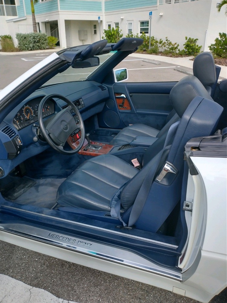 Lot D22-403 - 1990 Mercedes-Benz 300 SL Convertible | Premier Auction Group