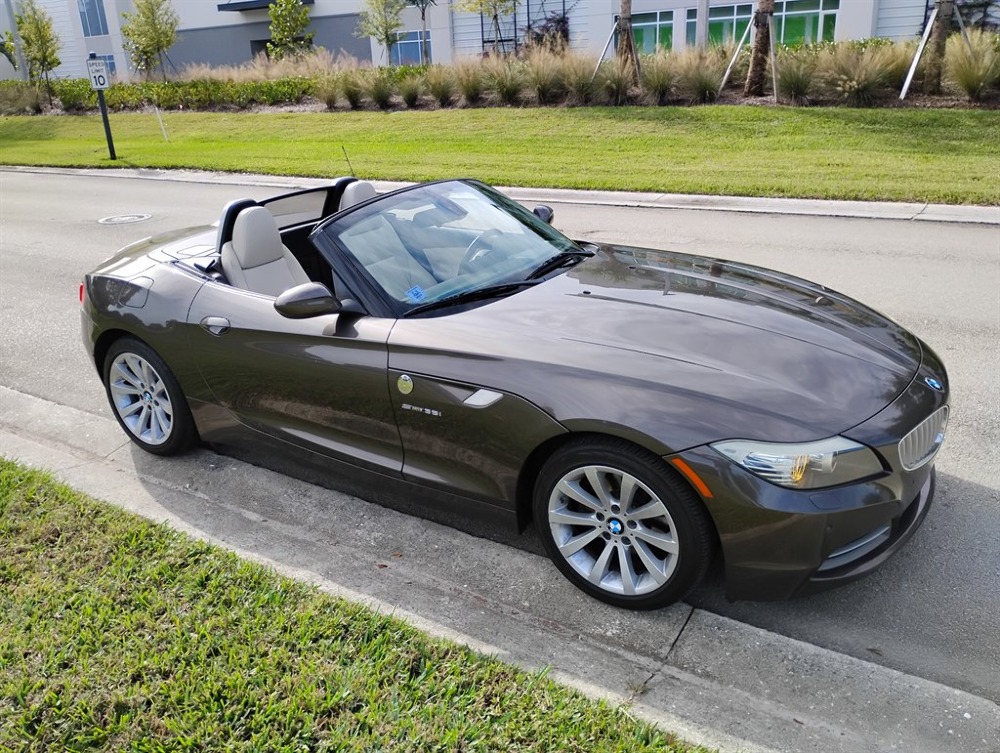 Lot M26-169 - 2009 BMW Z4 sDrive 35i Convertible | Premier Auction Group