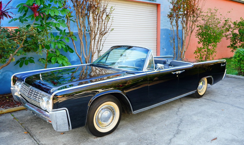 Lot M25-531 - 1962 Lincoln Continental Convertible | Premier Auction Group