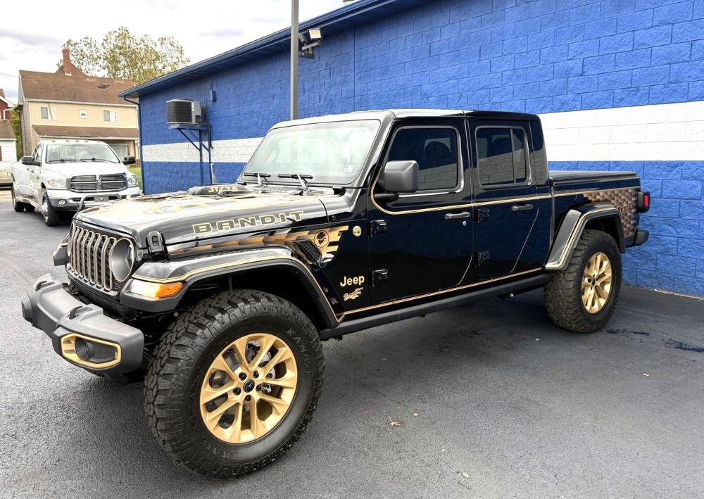 Lot M26-500.1 - 2025 Jeep Gladiator Night Hawk Custom Bandit Outlaw ...