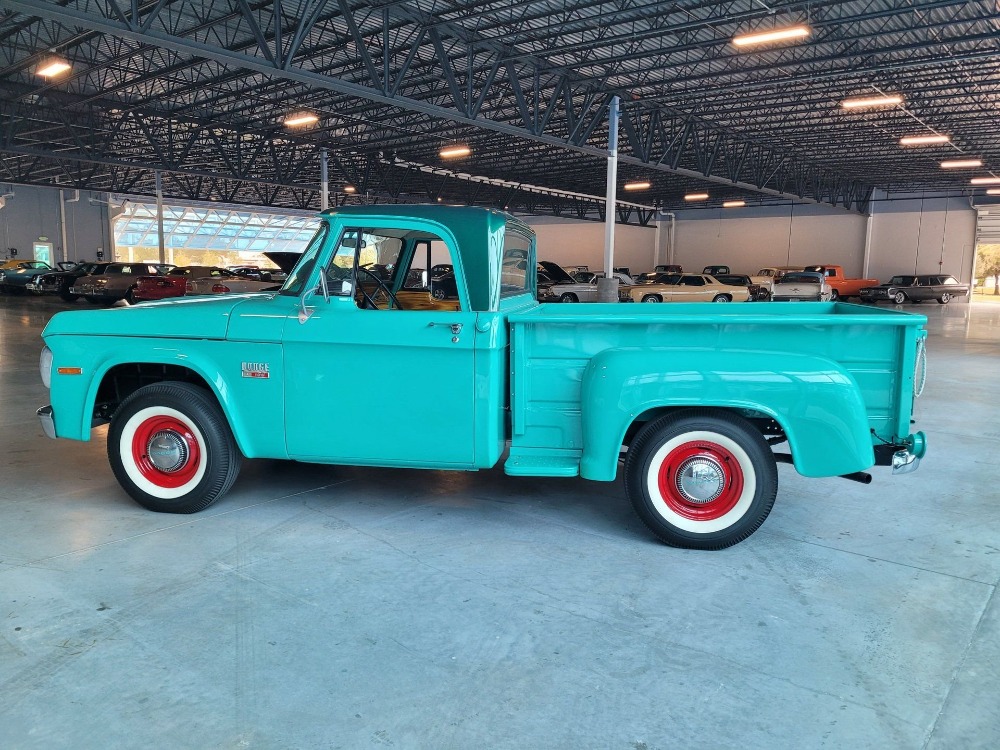 Lot M22-260 - 1970 Dodge D100 SWB Stepside Pickup | Premier Auction Group