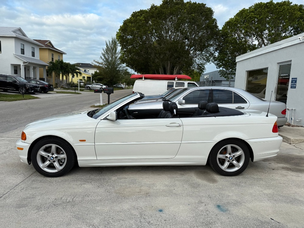 Lot D24-311 - 2002 BMW 325i Convertible | Premier Auction Group