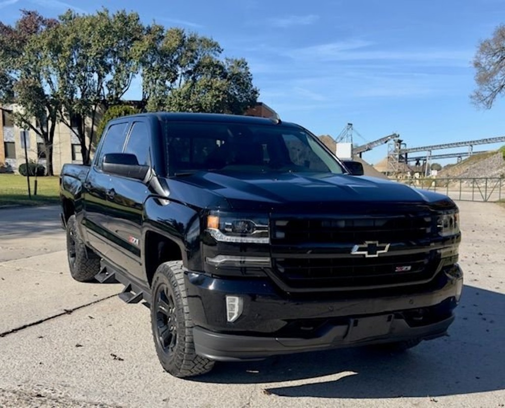 Lot D24-254 - 2017 Chevrolet Silverado LTZ Z71 Custom 4 X 4 Pickup ...