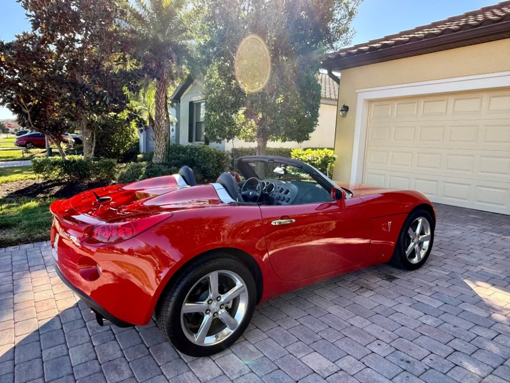 Lot D25-314 - 2009 Pontiac Solstice GXP Convertible | Premier Auction Group
