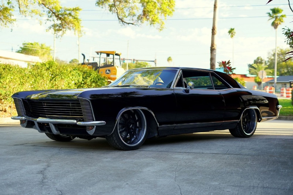Lot M22-475 - 1965 Buick Riviera Restomod | Premier Auction Group