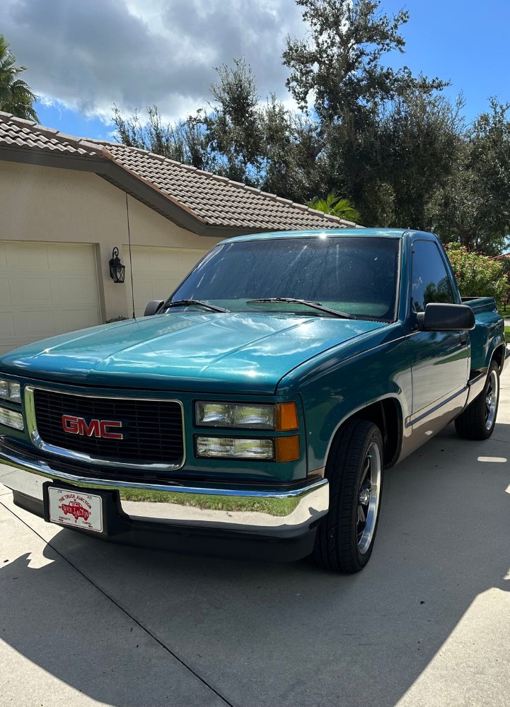 Lot D23-412 - 1997 GMC 1500 Stepside Pickup | Premier Auction Group