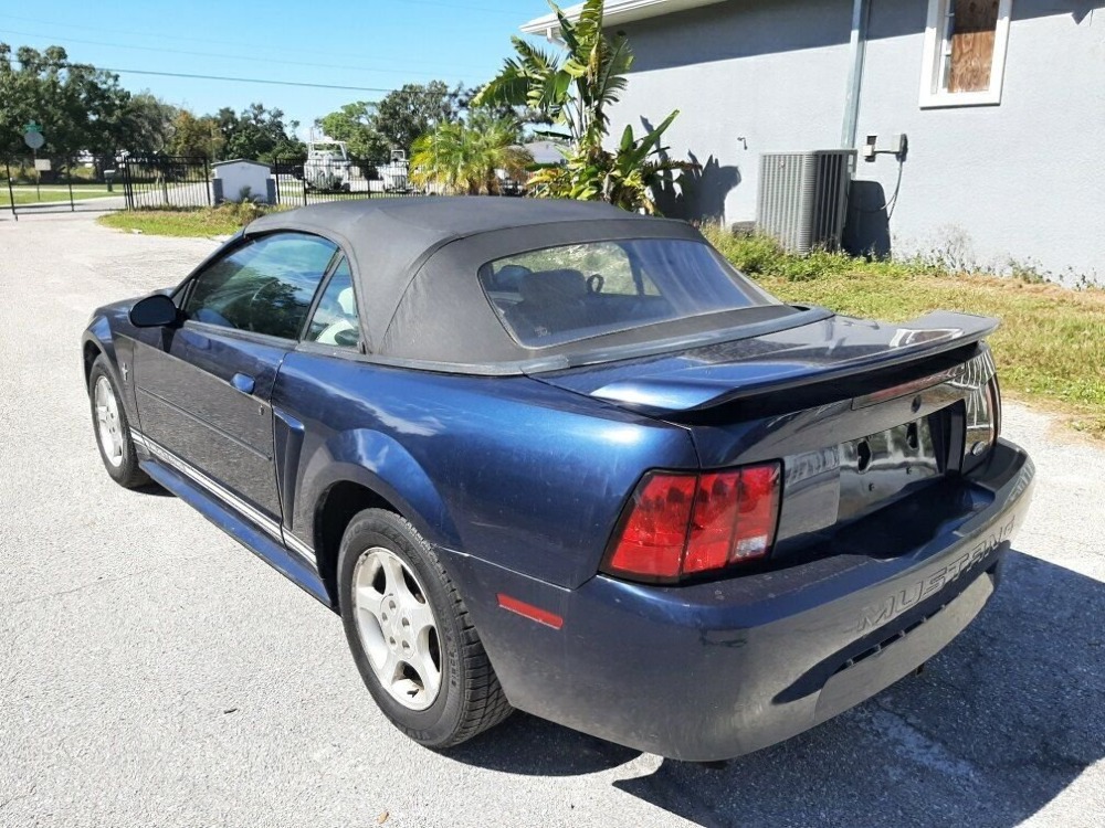 Lot D23-554 - 2001 Ford Mustang Convertible | Premier Auction Group