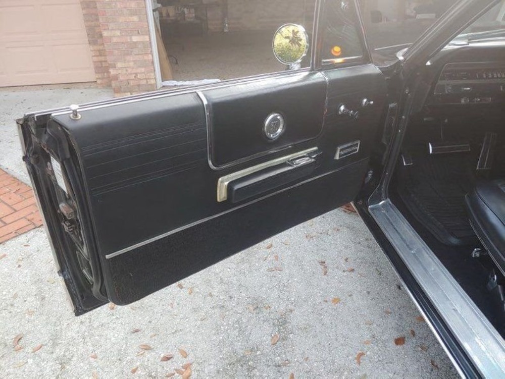 Lot M25-239 - 1968 Chrysler 300 Convertible | Premier Auction Group