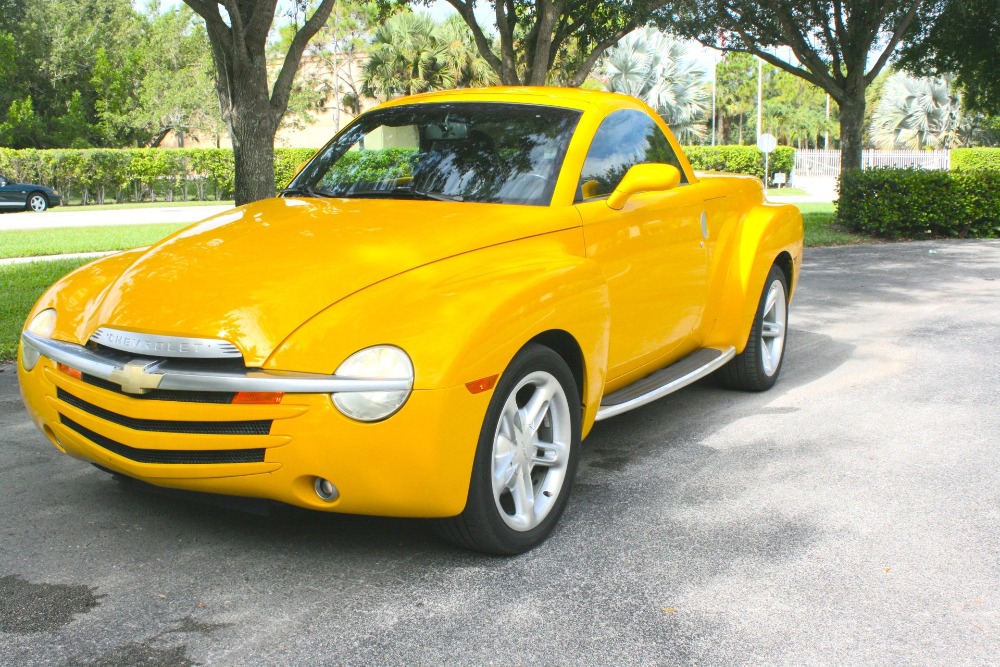 Lot S22-414 - 2003 Chevrolet SSR Pickup Roadster | Premier Auction Group