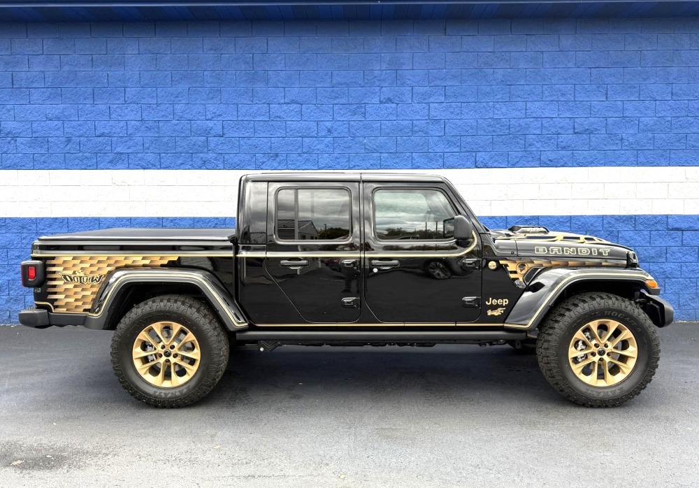 Lot M26-500.1 - 2025 Jeep Gladiator Night Hawk Custom Bandit Outlaw ...