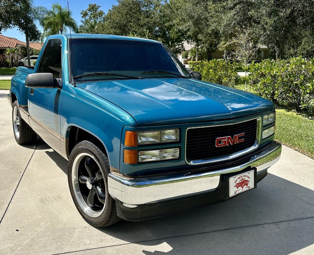 Lot D23-412 - 1997 GMC 1500 Stepside Pickup | Premier Auction Group