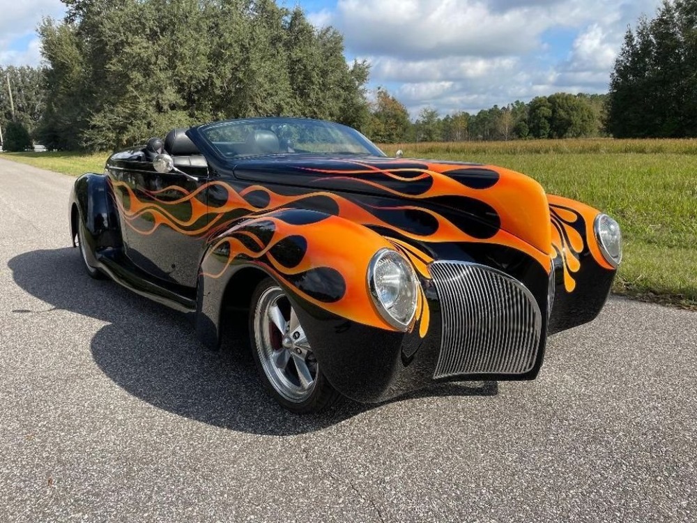 Lot M23-458 - 1939 Lincoln Zephyr Restomod Convertible | Premier ...