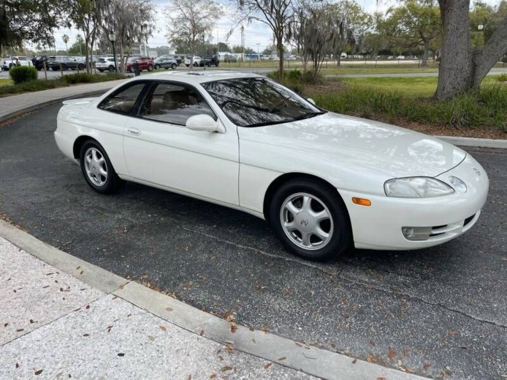 Lot M24-324 - 1995 Lexus SC300 Coupe | Premier Auction Group