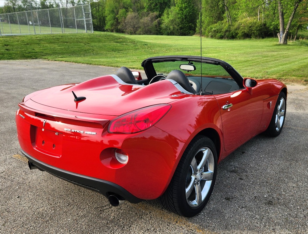 Lot D25-403 - 2008 Pontiac Solstice GXP Convertible | Premier Auction Group