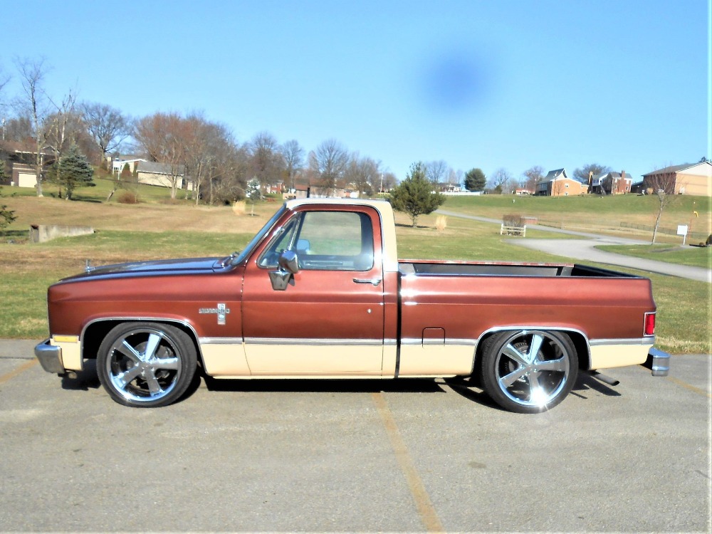 Lot J23-197 - 1982 Chevrolet C10 Silverado 6.2L Diesel Pickup | Premier ...