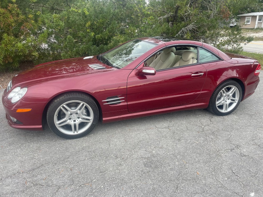 Lot M23-186 - 2008 Mercedes-Benz SL550 Retractable Hardtop | Premier Auction Group