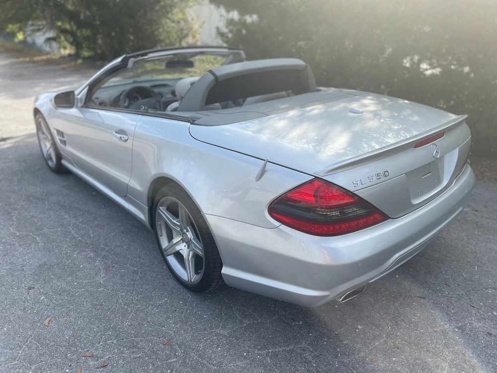 Lot M22-190 - 2012 Mercedes-Benz SL550 Convertible | Premier Auction Group
