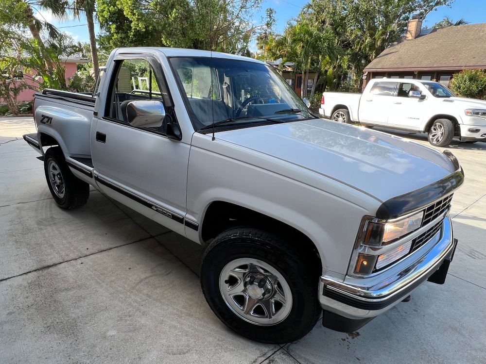 Lot D22-136 - 1991 Chevrolet Silverado Z71 4 X 4 Pickup | Premier ...