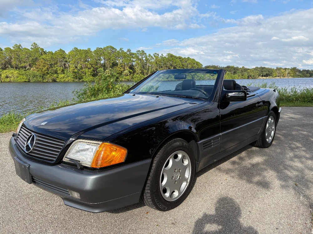 Lot D25-263 - 1993 Mercedes-Benz 300SL Convertible | Premier Auction Group