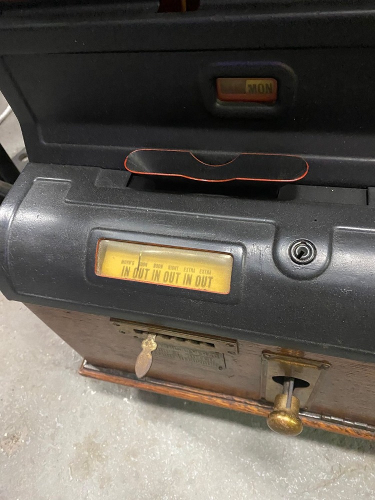 Lot D22-086 - 1950 Ace Clock | Premier Auction Group