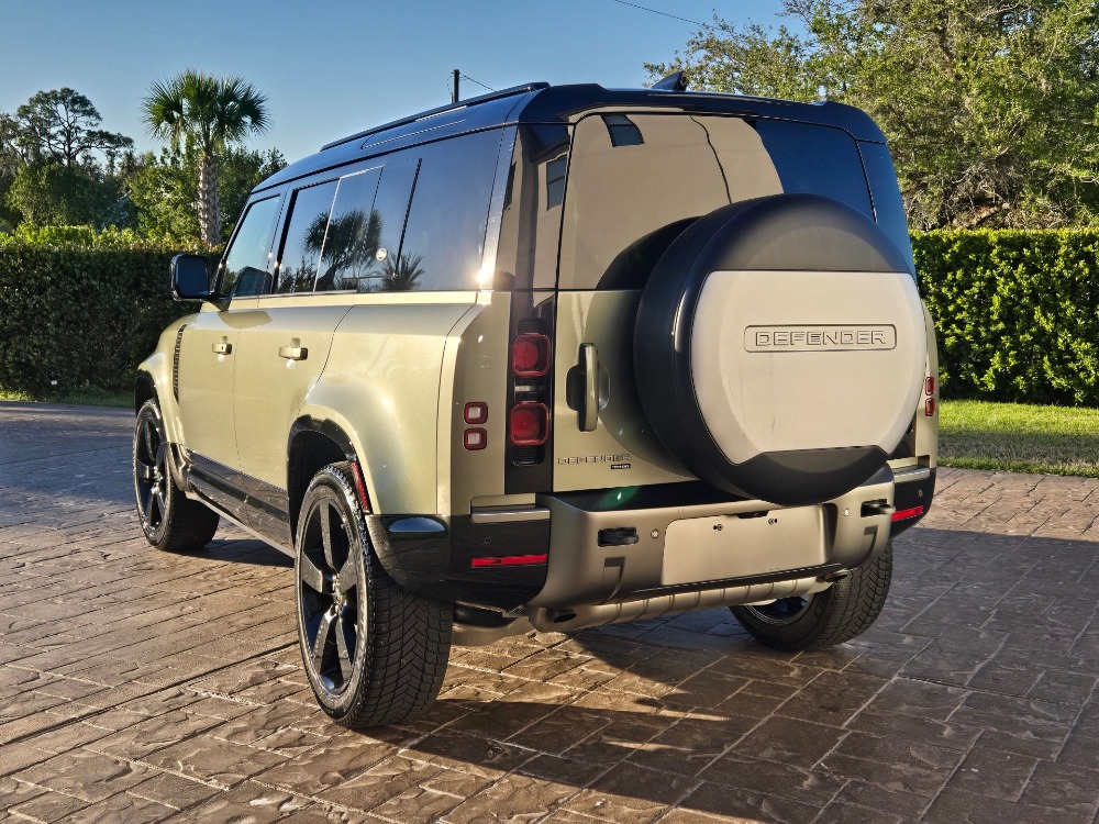 Lot M25-523 - 2021 Land Rover Defender 110 X Dynamic HSE | Premier ...