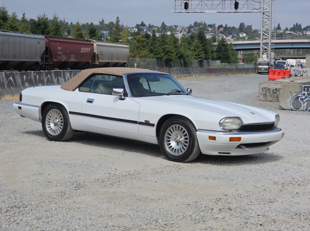 Lot A25-211 - 1996 Jaguar XJS Celebration Edition Convertible | Premier ...