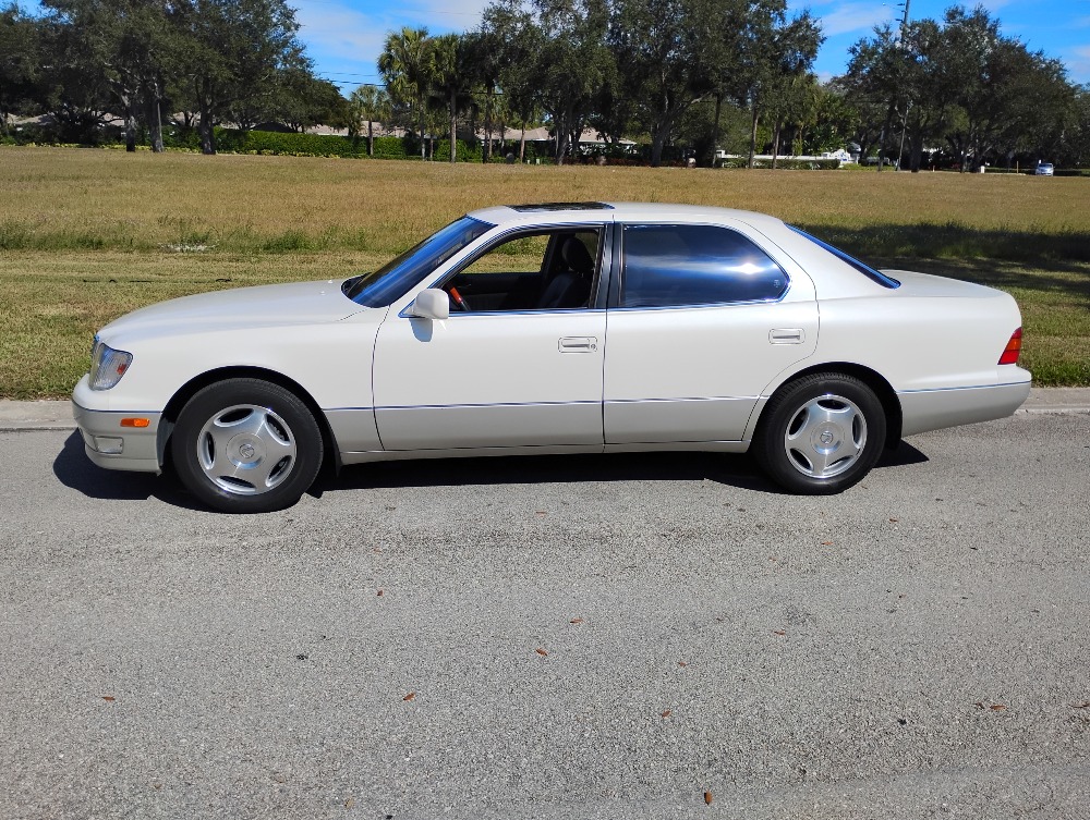 Lot D25-154 - 1998 Lexus LS400 Four Door Sedan | Premier Auction Group