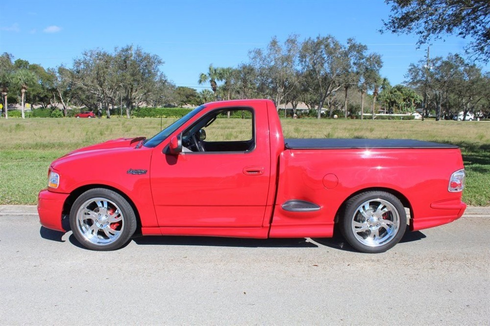 Lot M24-489 - 2002 Ford F150 SVT Lightning Pickup | Premier Auction Group
