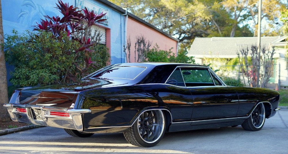 Lot M22-475 - 1965 Buick Riviera Restomod | Premier Auction Group