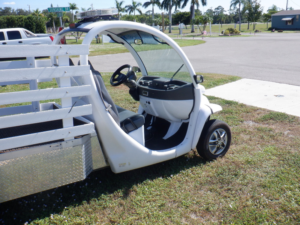Lot D25-091 - 2009 GEM eL Electric Utility Vehicle | Premier Auction Group