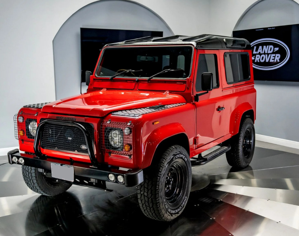 Lot M25-216 - 1986 Land Rover Defender 90 4x4 Sport Utility | Premier ...