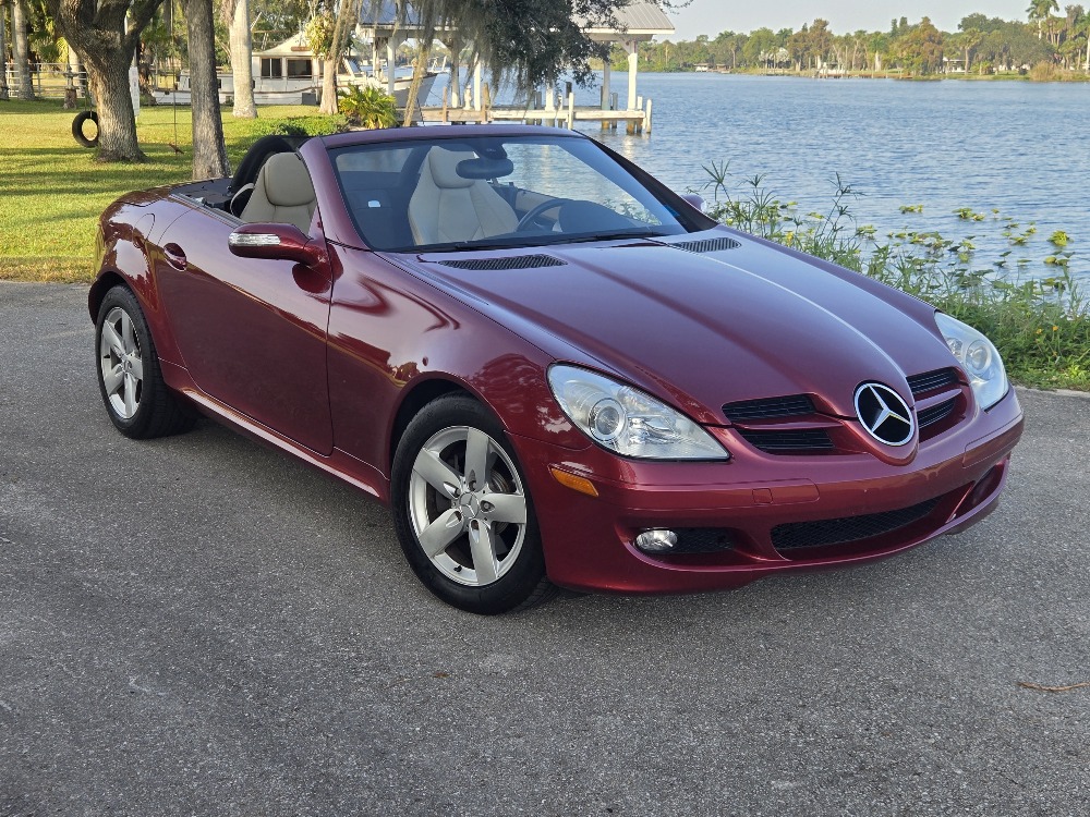 Lot D25-605 - 2006 Mercedes-Benz SLK280 Convertible | Premier Auction Group