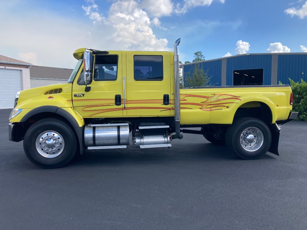 Lot M22-430 - 2006 International CXT Pickup | Premier Auction Group