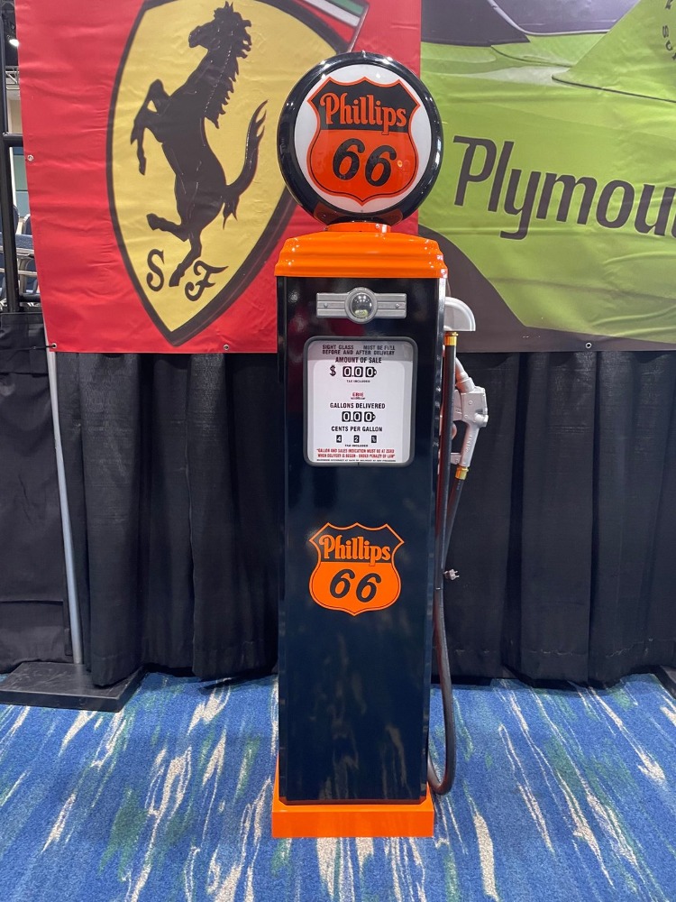 Lot M25-087 - Phillip 66 Gas Pump | Premier Auction Group