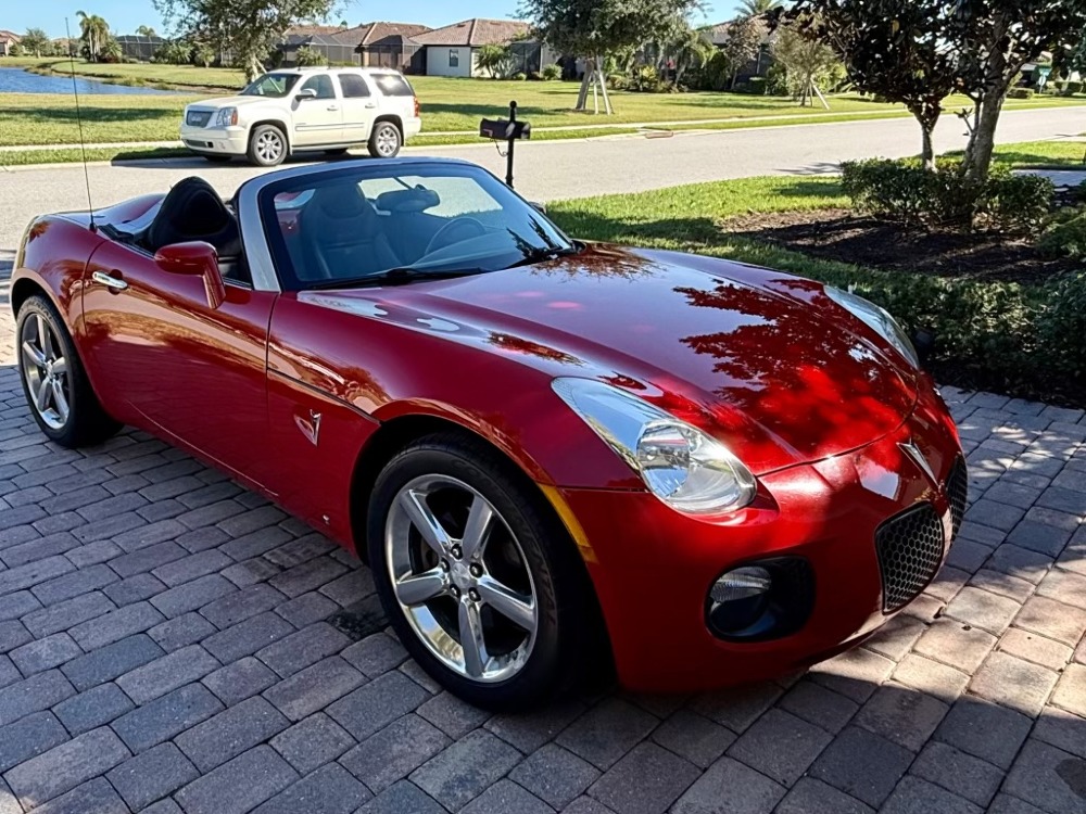 Lot D25-314 - 2009 Pontiac Solstice GXP Convertible | Premier Auction Group