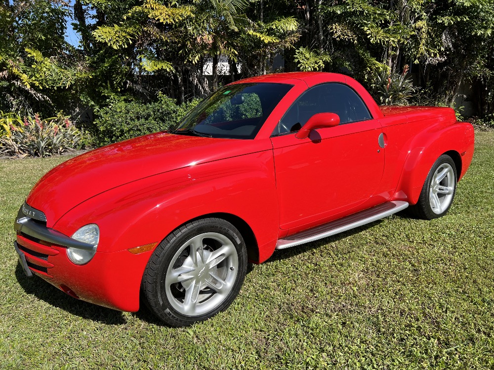 Lot D25-289 - 2003 Chevrolet SSR Convertible Pickup | Premier Auction Group