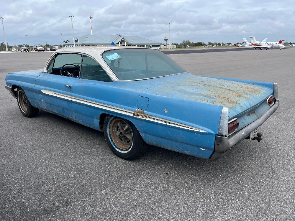 Lot M24-146 - 1961 Pontiac Catalina Sport Coupe | Premier Auction Group