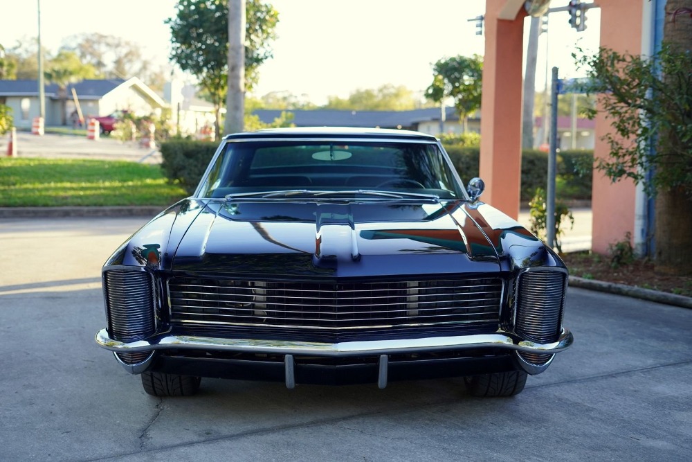 Lot M22-475 - 1965 Buick Riviera Restomod | Premier Auction Group